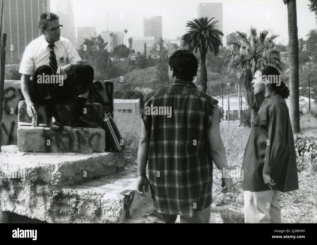 Falling down 1993 michael douglas hi-res stock photography and images ...