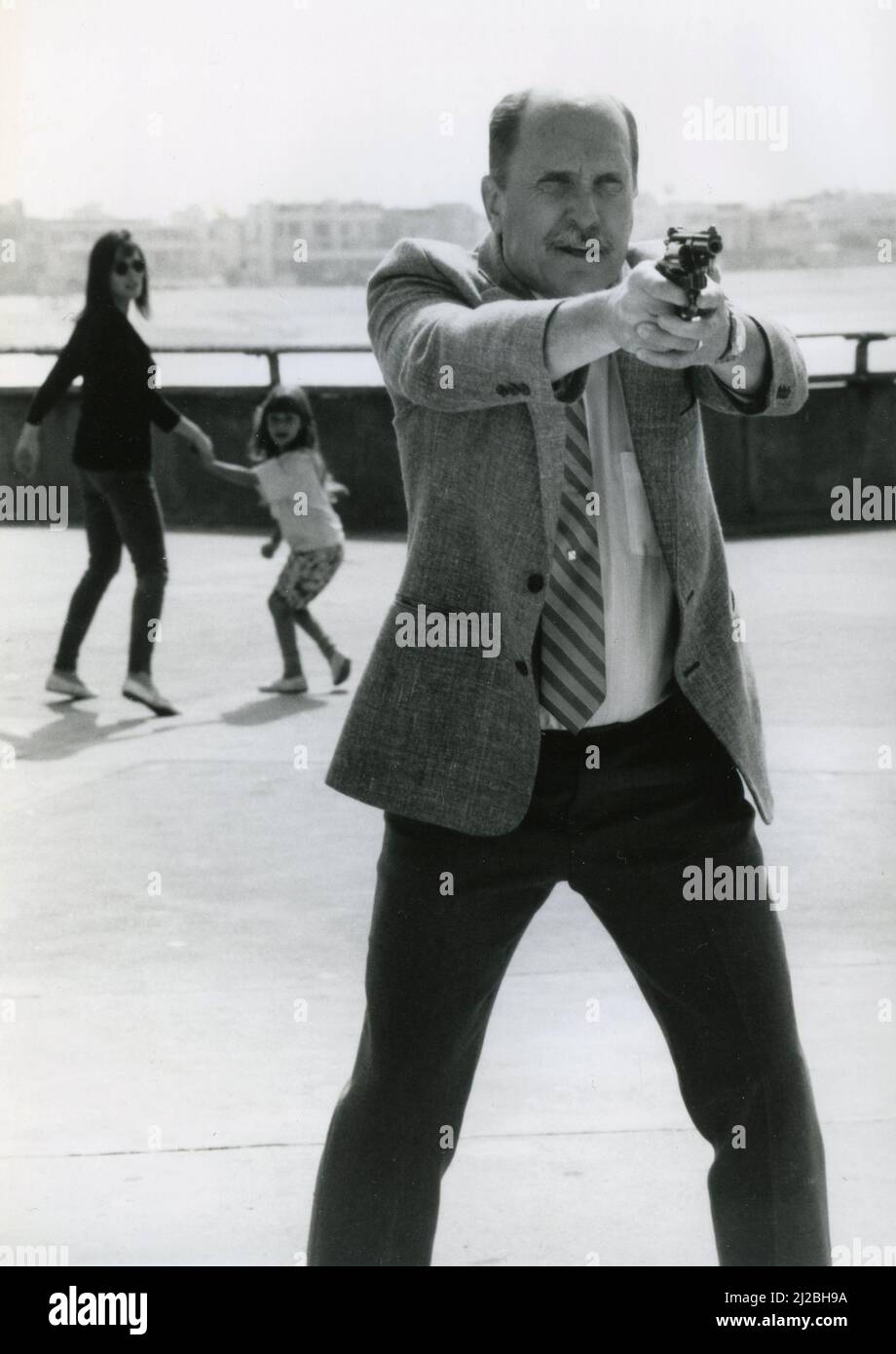 Falling down movie hi-res stock photography and images - Alamy