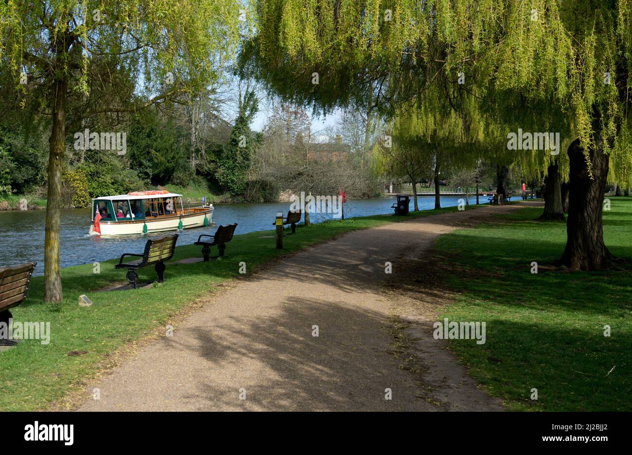 The riverside walk by the Recreation Ground, Stratford-upon-Avon ...