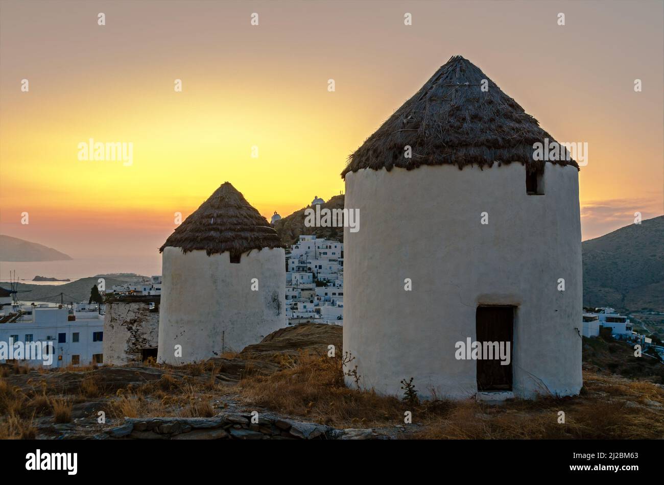 Chora village on ios island hi-res stock photography and images - Alamy