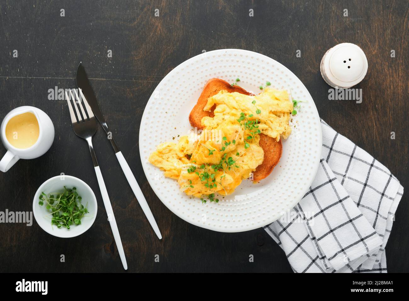 English breakfast radish hi-res stock photography and images - Alamy