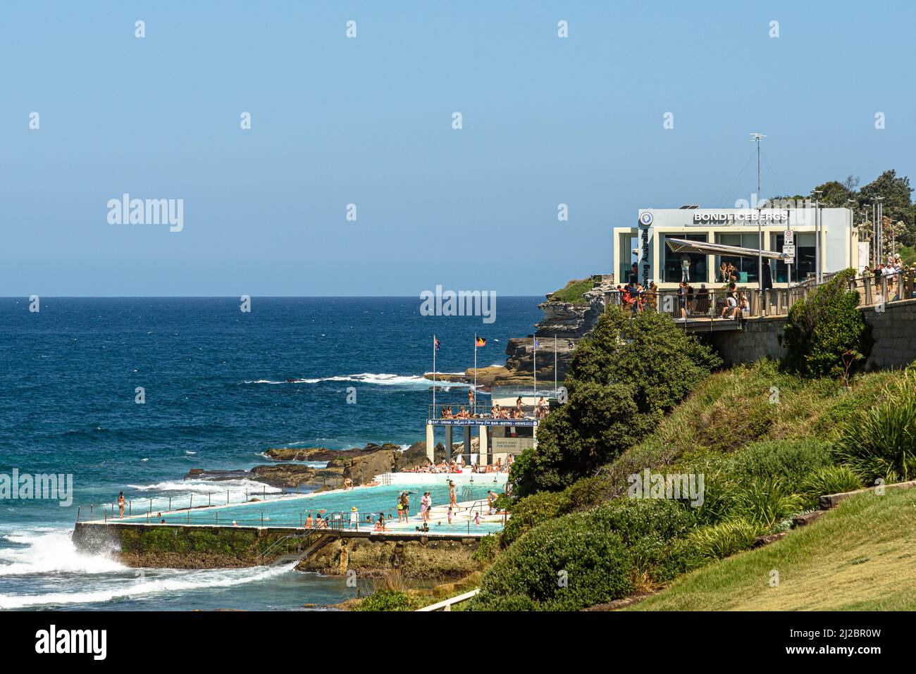 Bondi Icebergs Club with the swimming pool overlooking the beach Stock ...