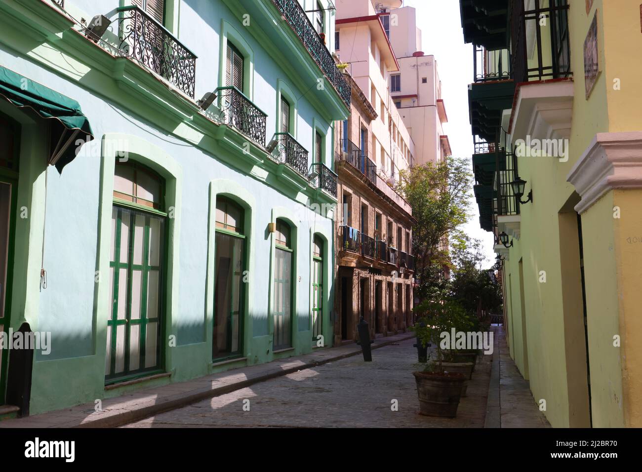 Ancient buildings in Habana Vieja, Cuba Stock Photo - Alamy