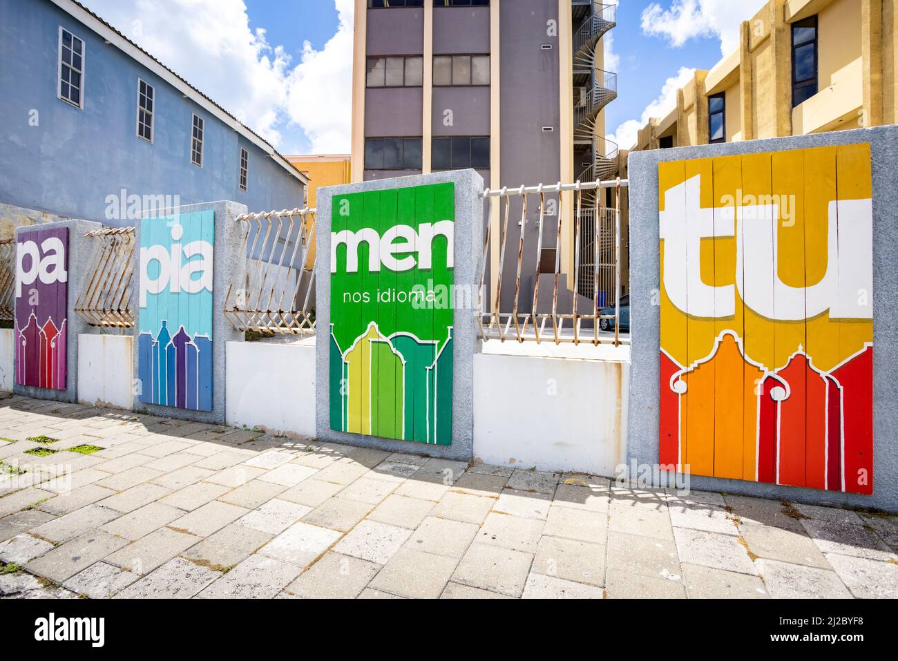 Nos idioma hi-res stock photography and images - Alamy