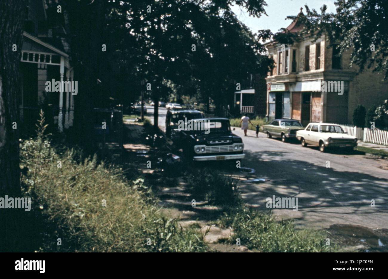1970s poor neighborhood united states hi-res stock photography and ...