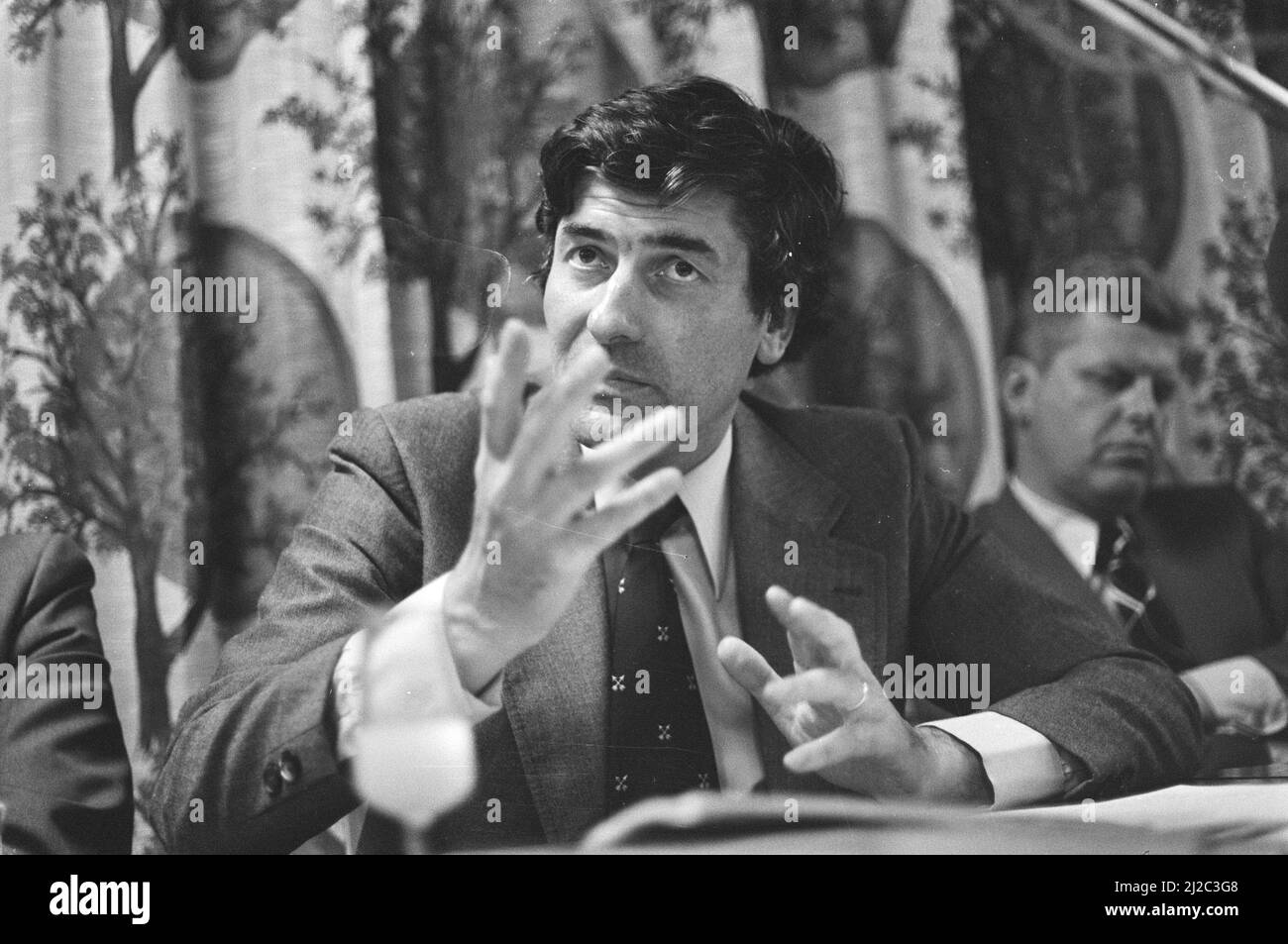 Press conference Structure memorandum by Lubbers, Minister Lubbers ...