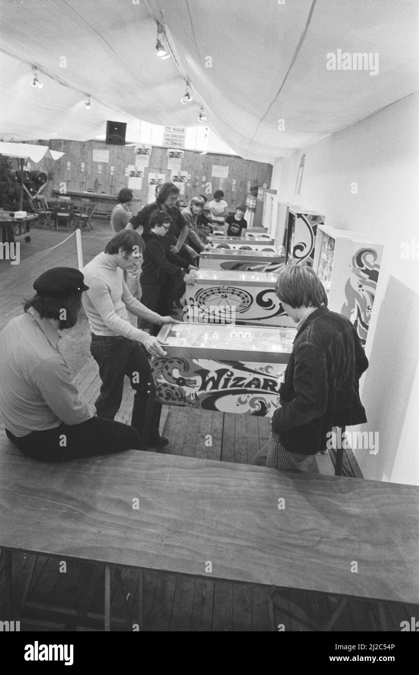 1970s pinball championships hi-res stock photography and images - Alamy