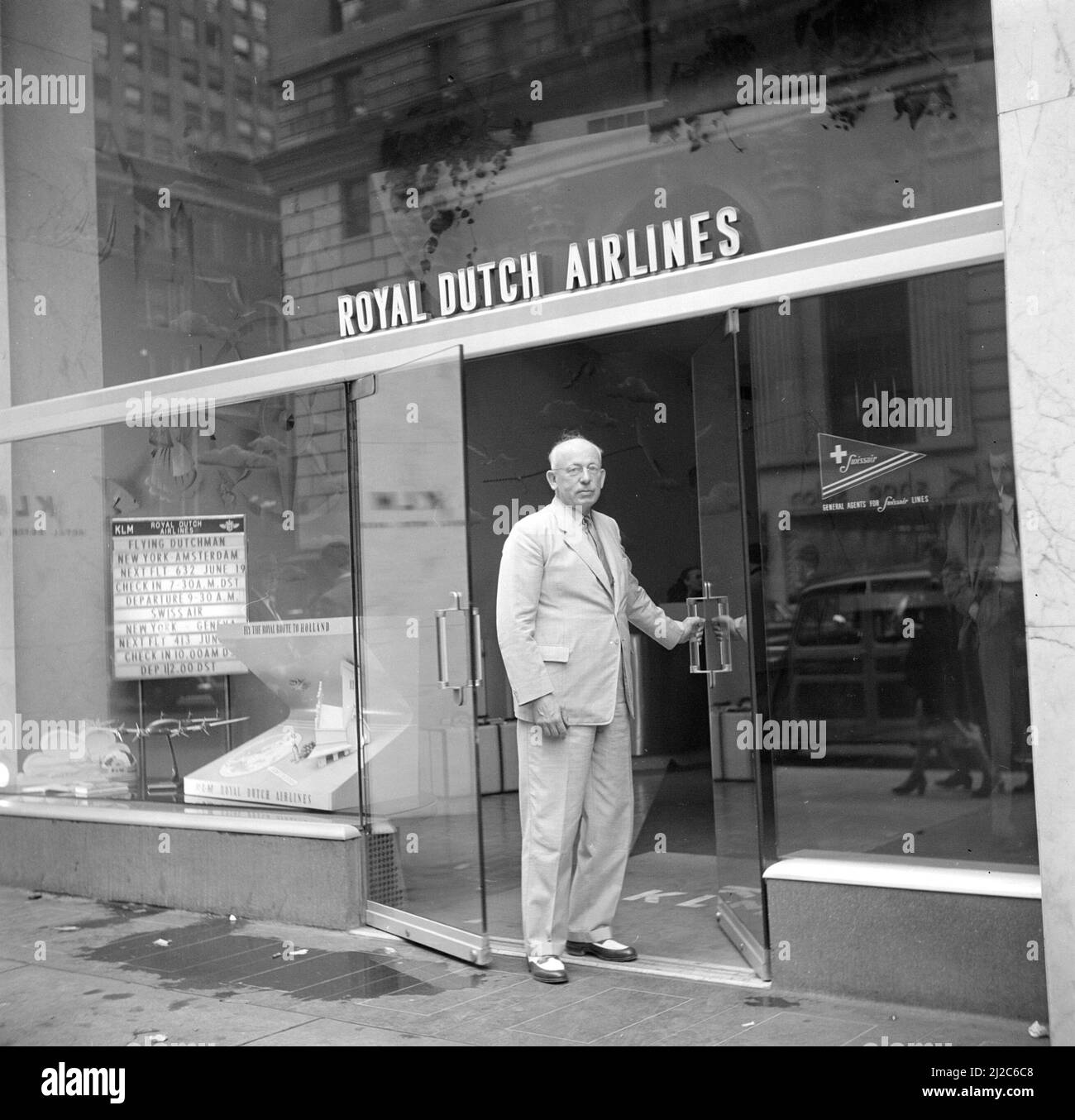 1940s klm office Black and White Stock Photos & Images - Alamy