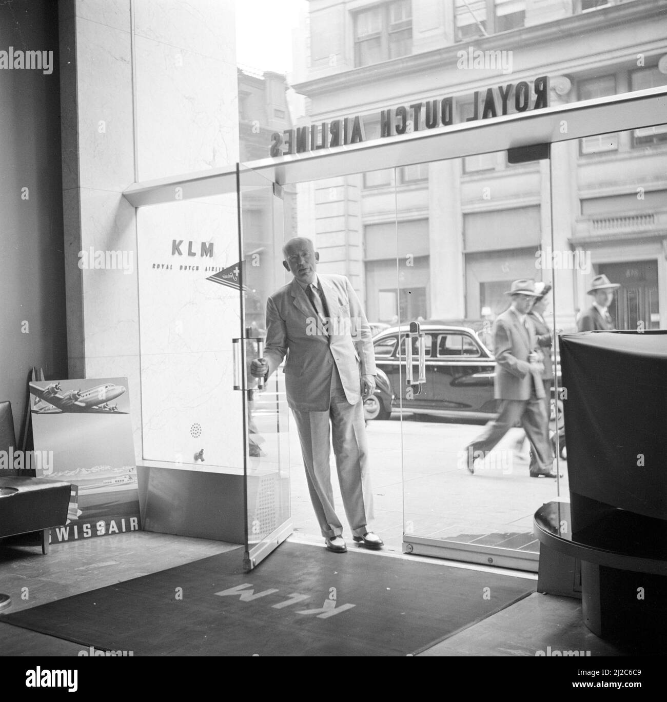 1940s klm office hi-res stock photography and images - Alamy