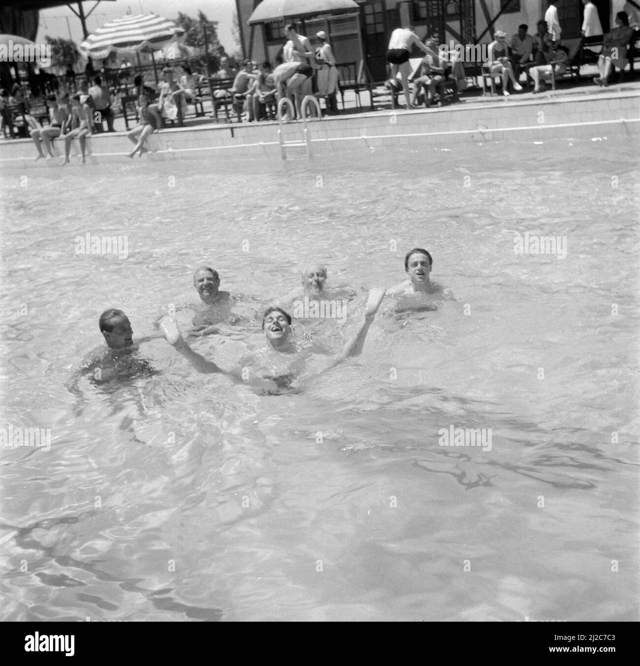 1940's swimming pool men hi-res stock photography and images - Alamy