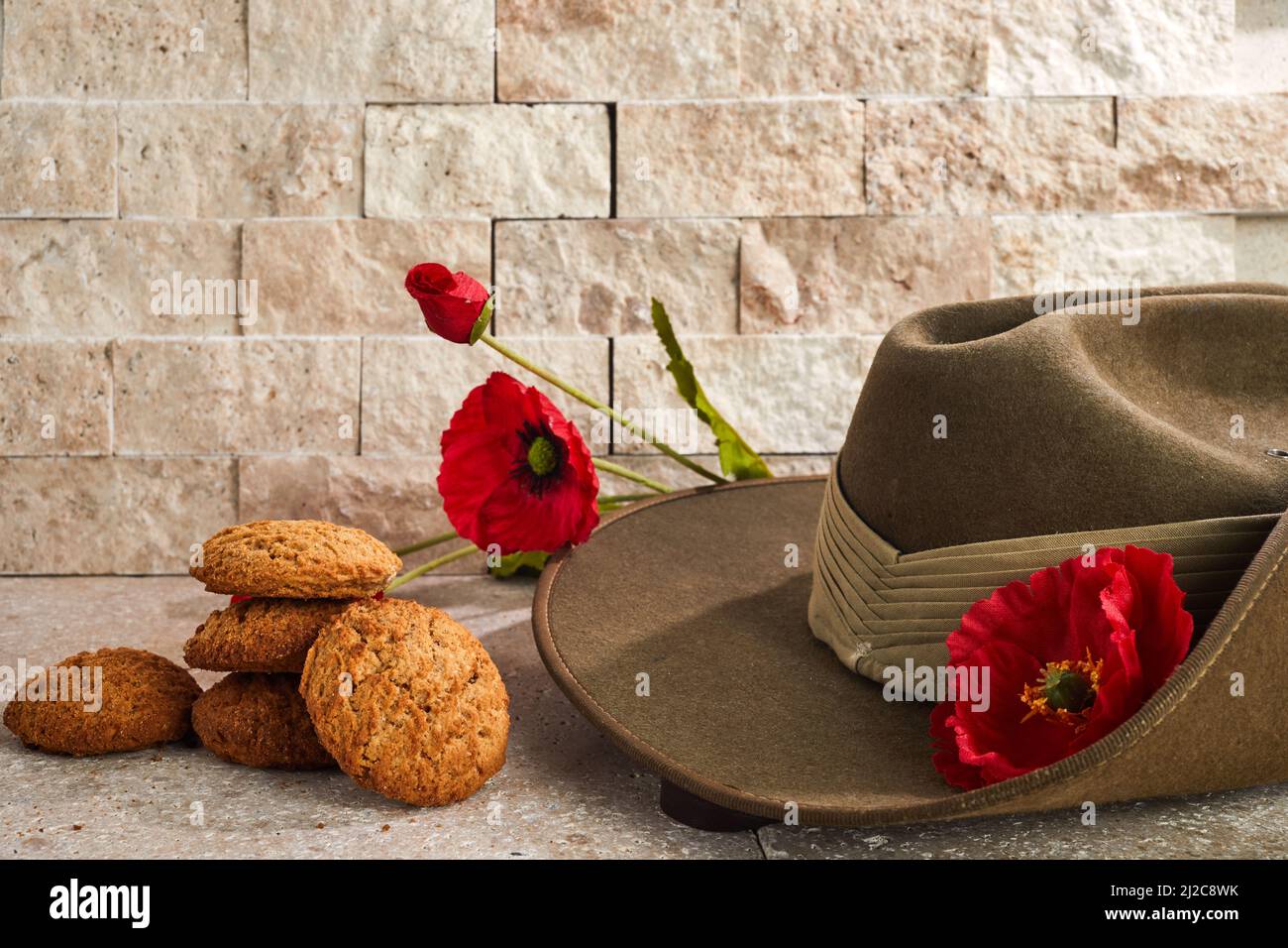 Anzac day army slouch hat hi-res stock photography and images - Alamy