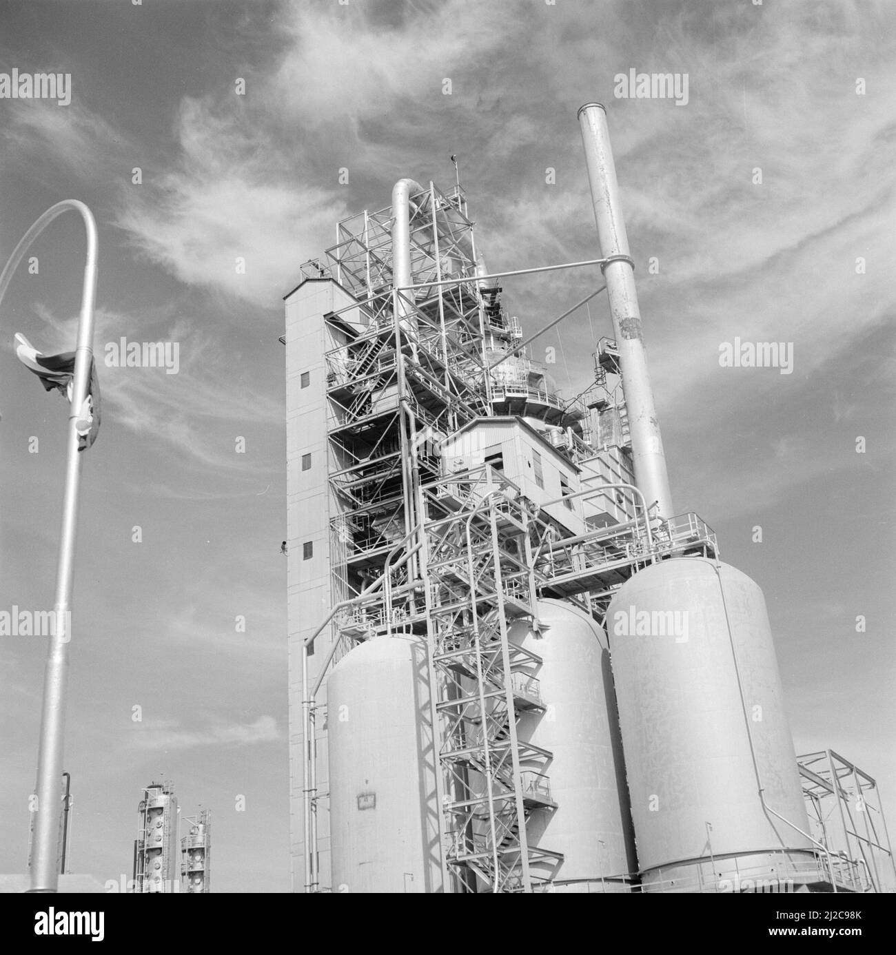 1950s Oil Refinery High Resolution Stock Photography and Images - Alamy
