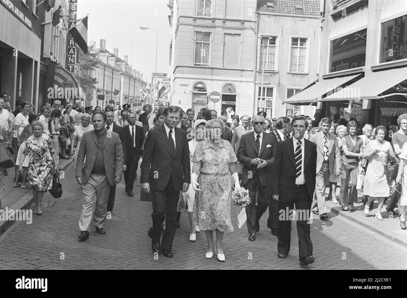 1976 queen juliana hi-res stock photography and images - Alamy