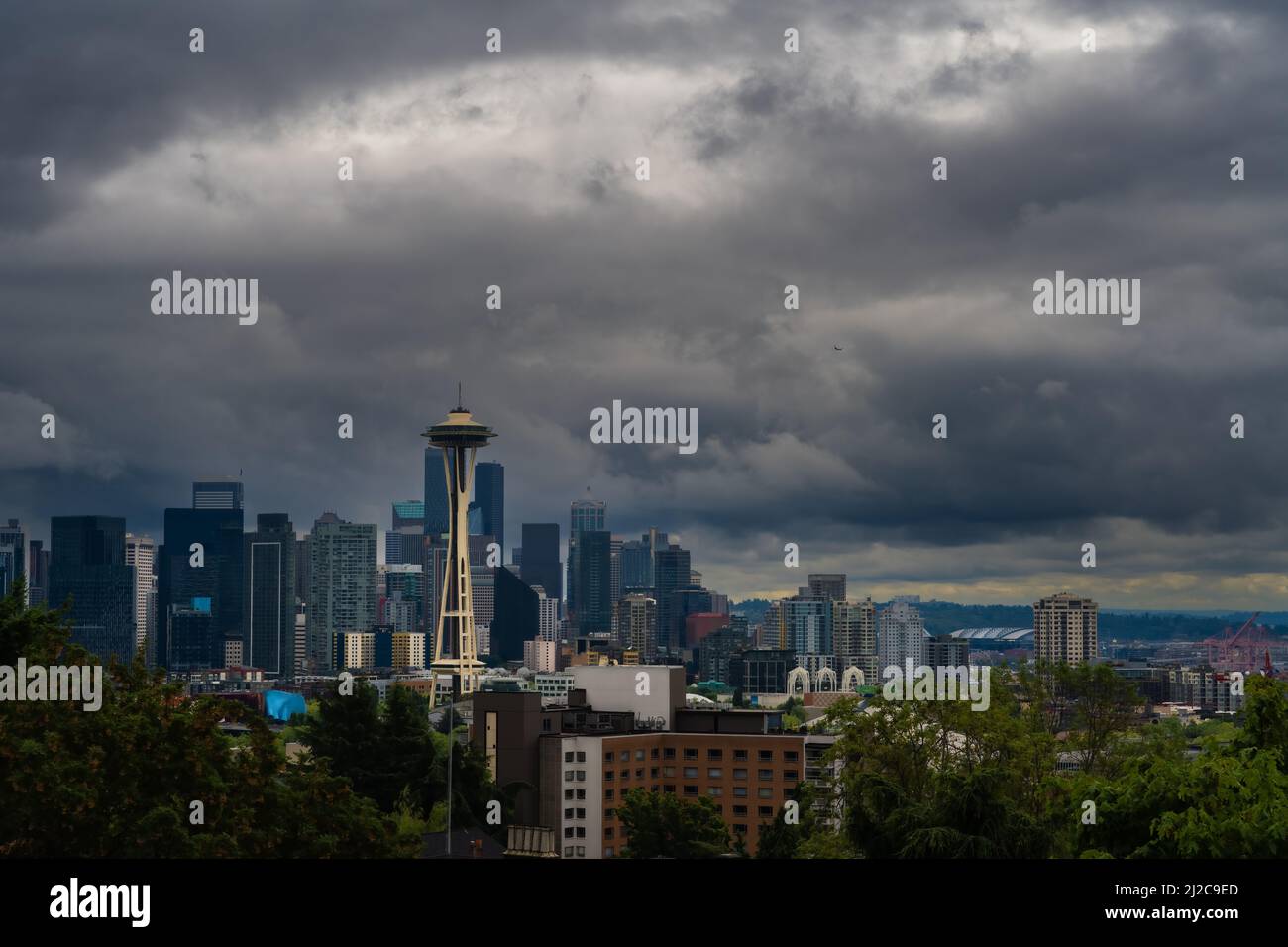 A beautiful view of the downtown Seattle skyline from Queen Anne Hill ...