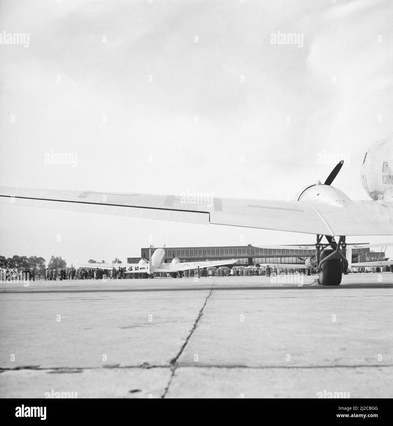Douglas dc 3 1936 hi-res stock photography and images - Alamy