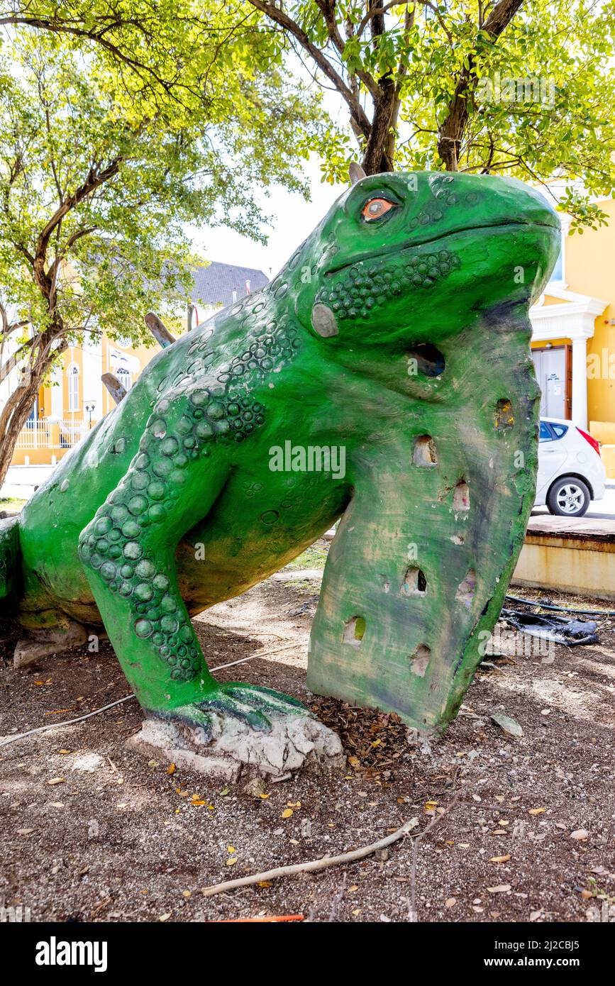 Iguana statue in Willemstad, Curacao Stock Photo - Alamy