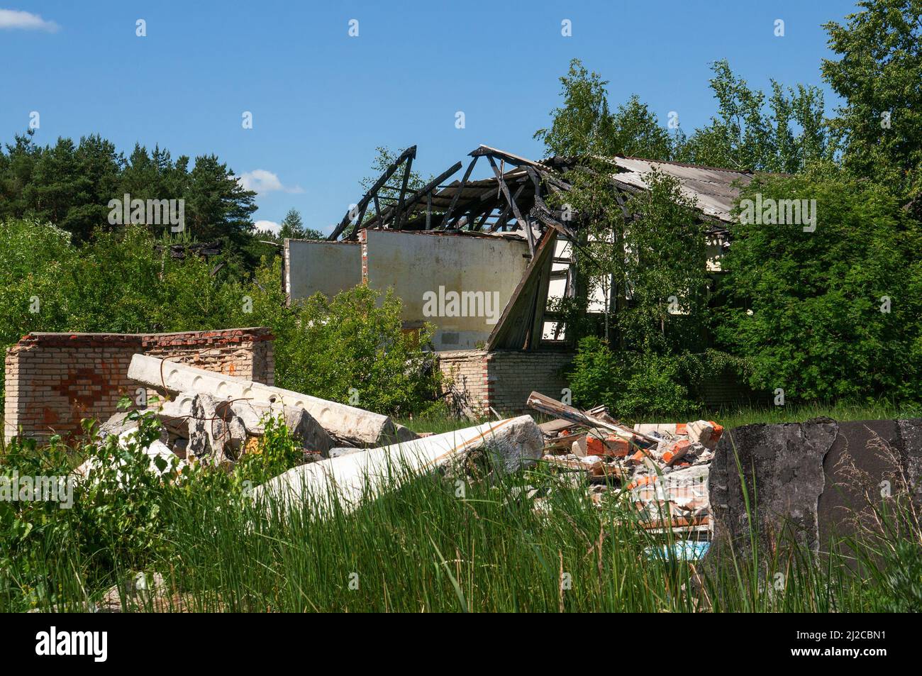 City ruins. concept of fighting, destruction during natural disasters ...