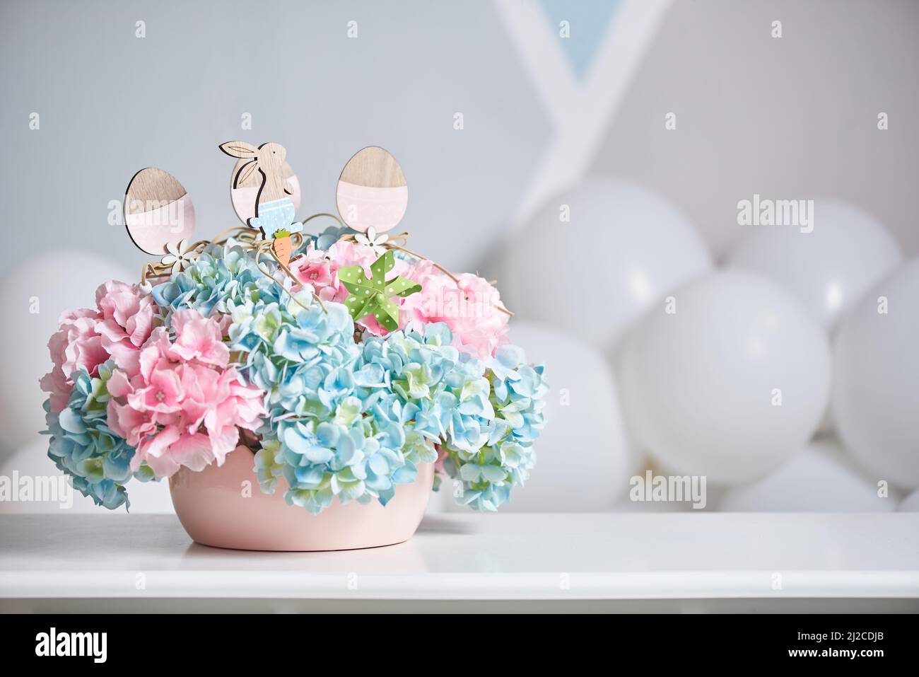 Flower composition for Easter holiday decoration Stock Photo - Alamy