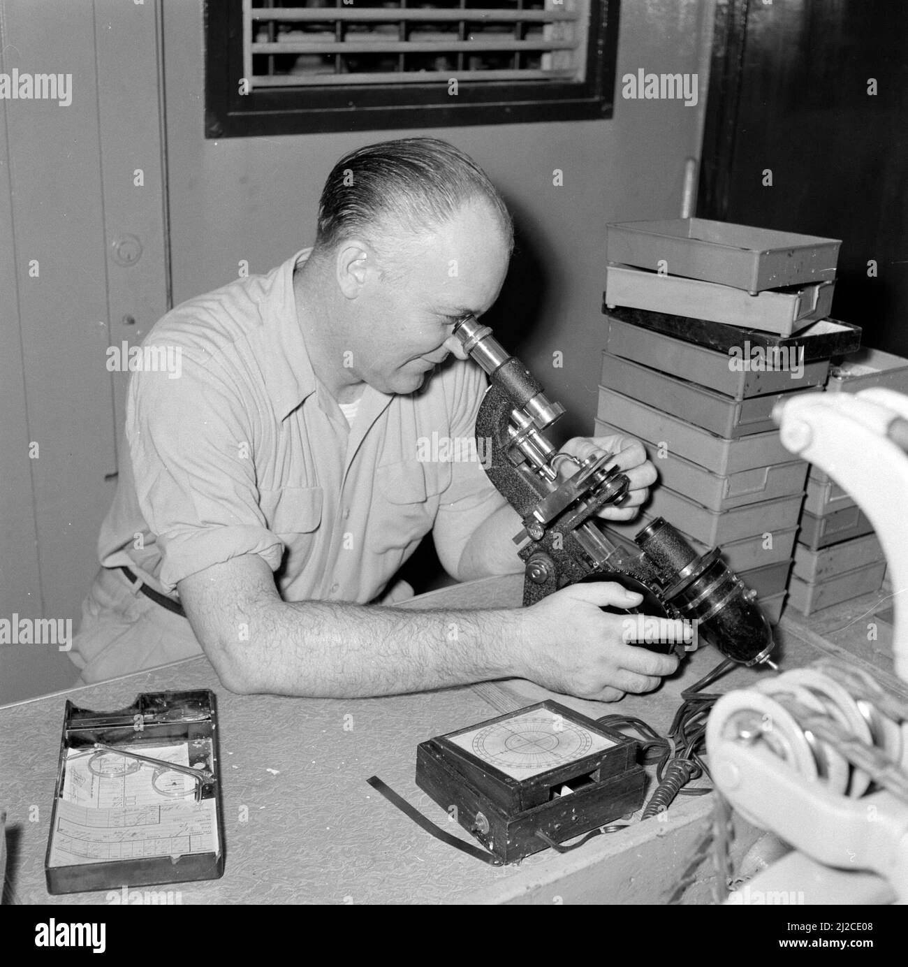 1950s optician hi-res stock photography and images - Alamy