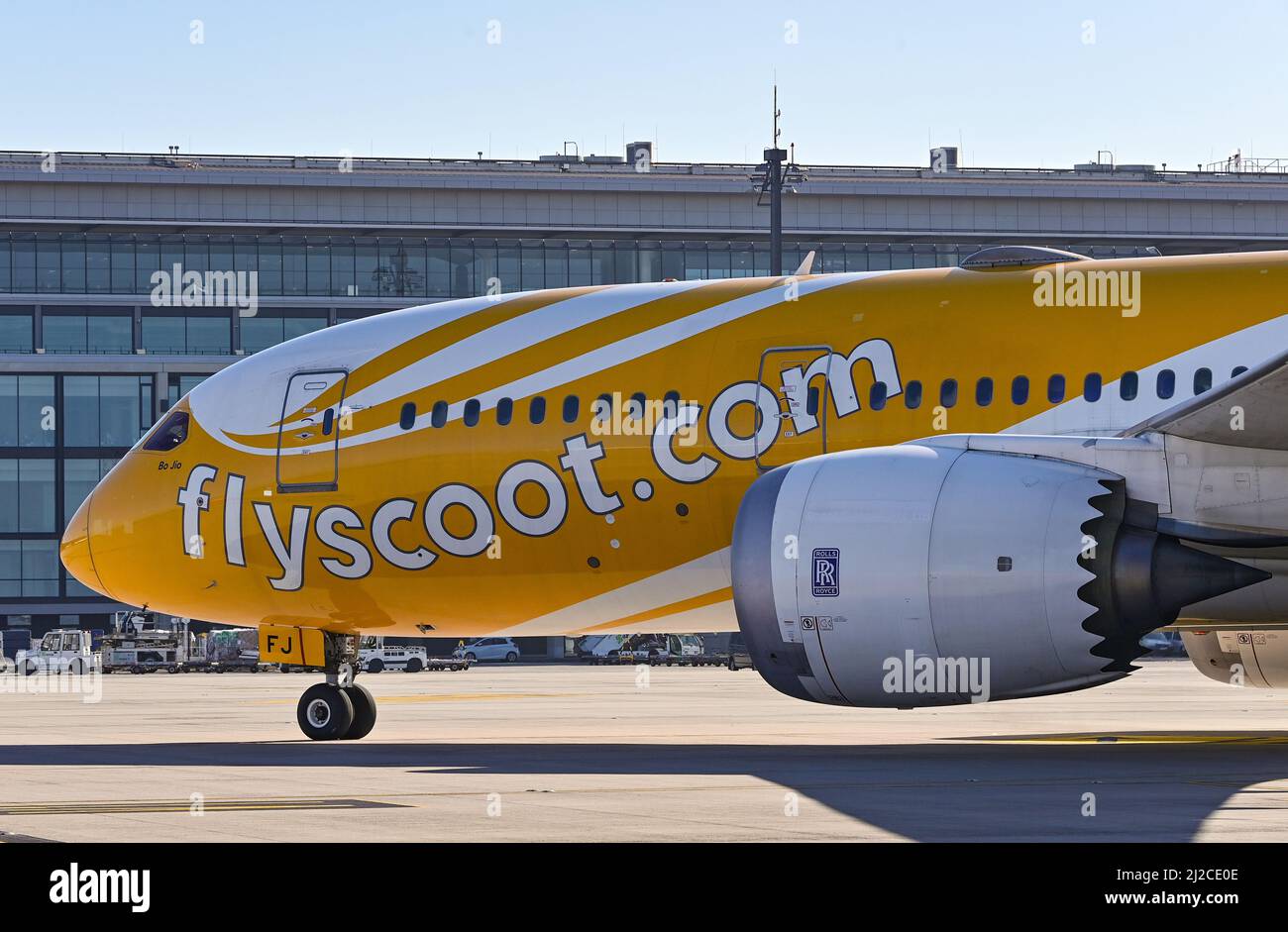 Scoot airline logo hi-res stock photography and images - Alamy