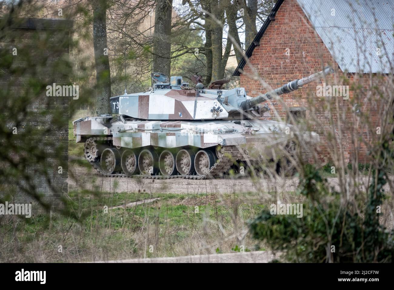 british army challenger 2 II FV4034 main battle tank stationary between ...