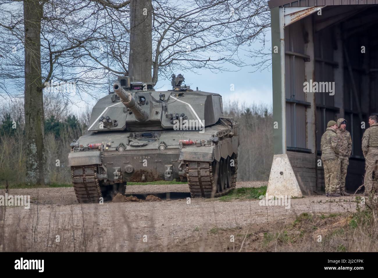 british army challenger 2 II FV4034 main battle tank with soldiers ...