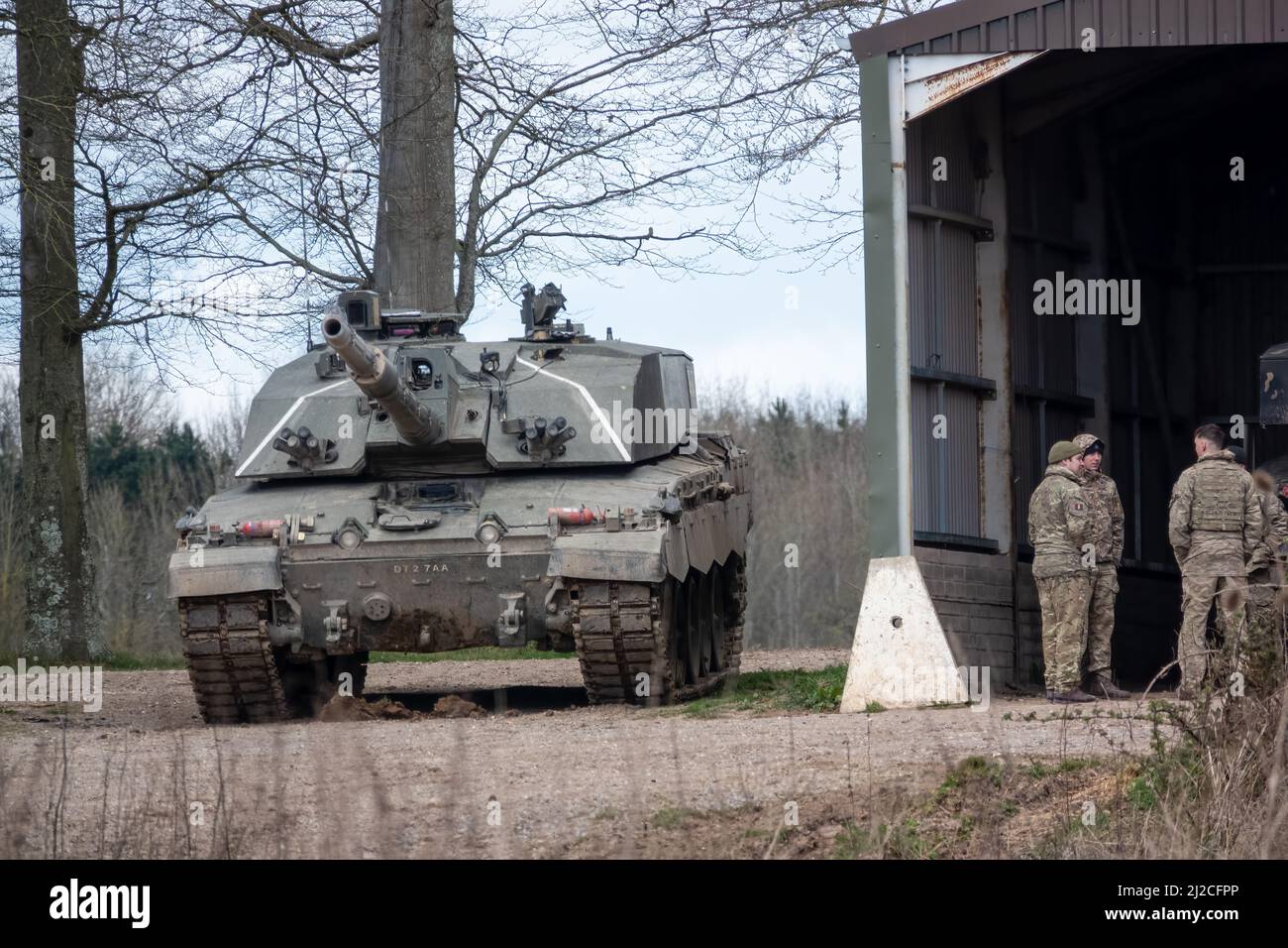 british army challenger 2 II FV4034 main battle tank with soldiers ...