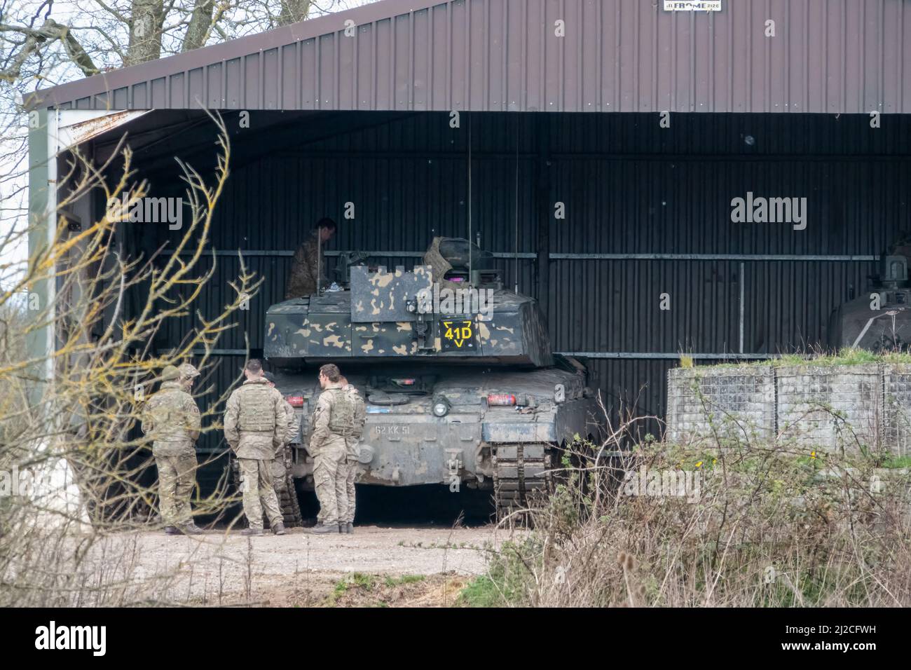 british army challenger 2 II FV4034 main battle tank with soldiers ...
