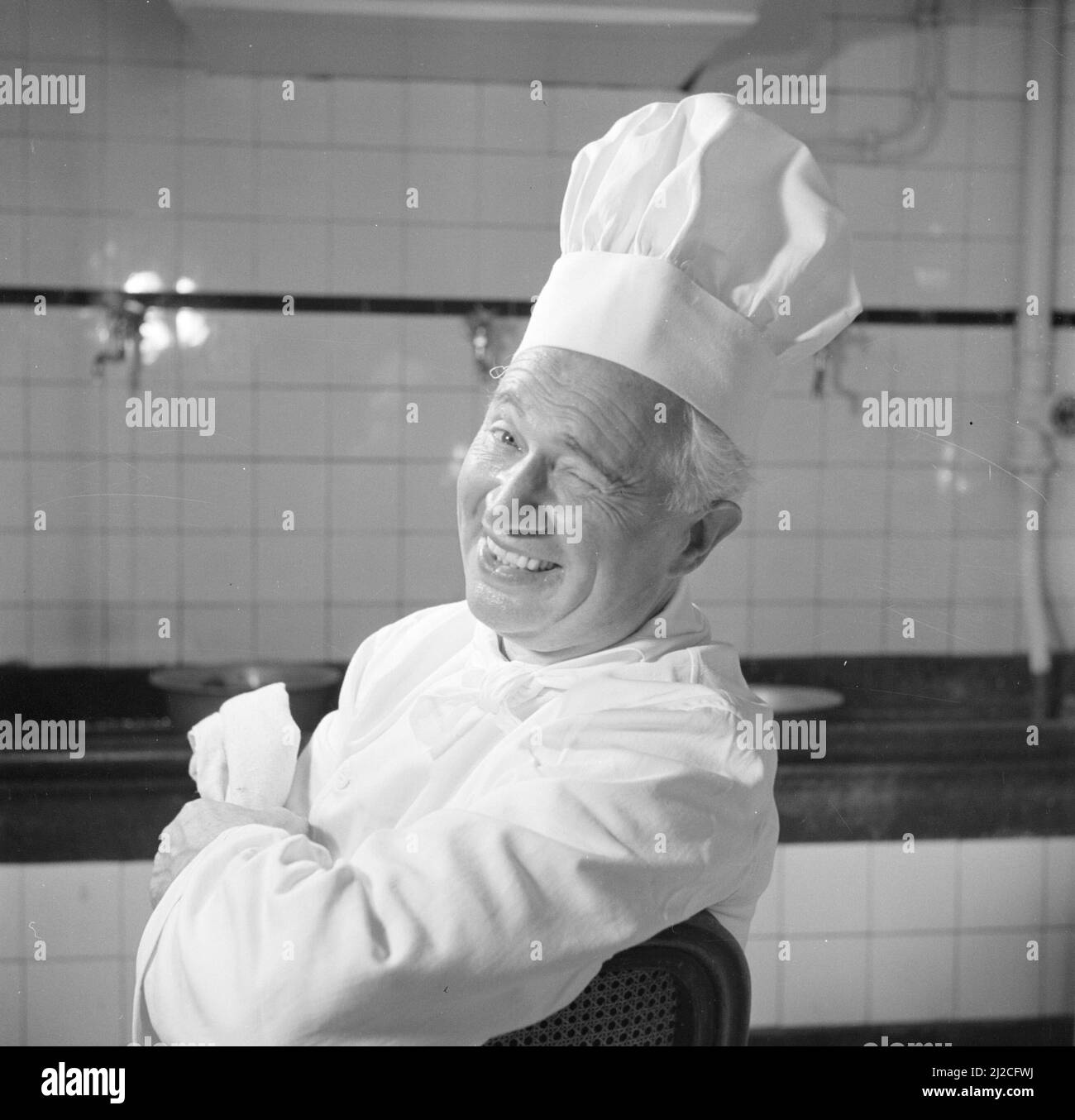 1950s smiling chef in a large kitchen ca: June 26, 1954 Stock Photo - Alamy