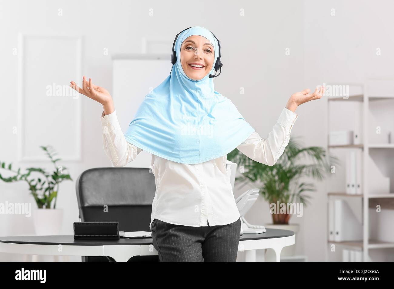 Traditional headset hi-res stock photography and images - Alamy