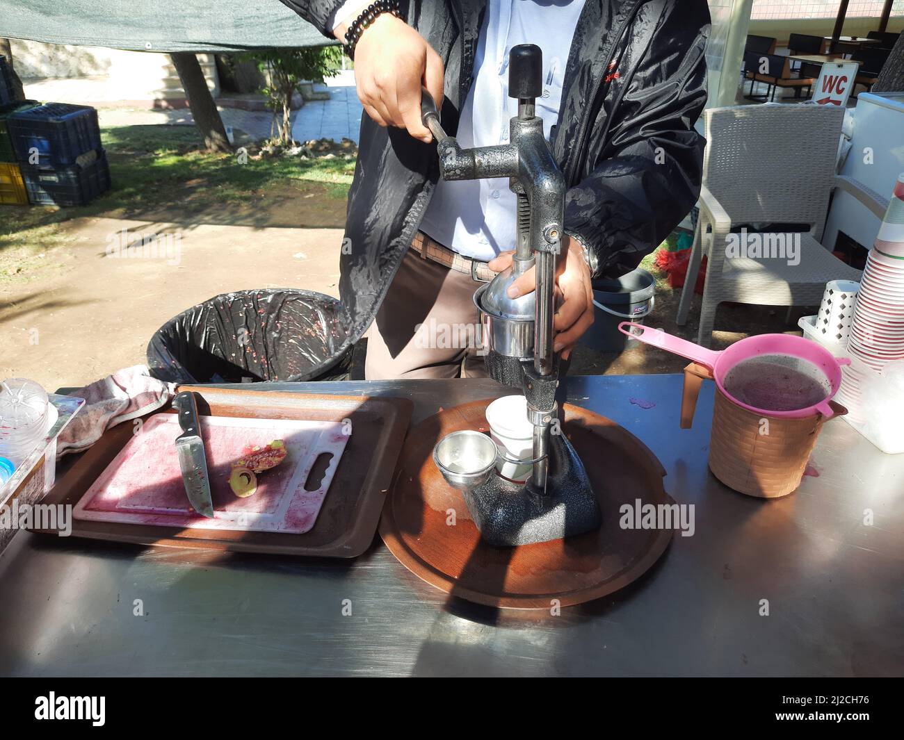 Juicer man hi-res stock photography and images - Alamy