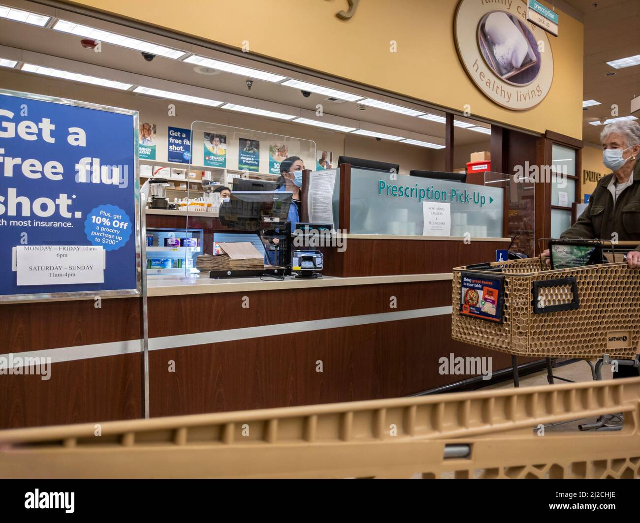 Pharmacy interior counter hi-res stock photography and images - Alamy