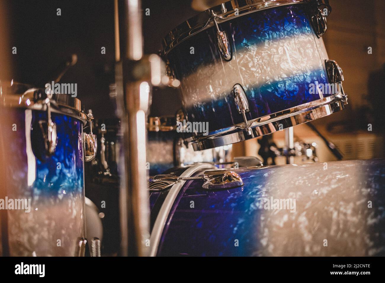 Modern cymbals hi-res stock photography and images - Alamy