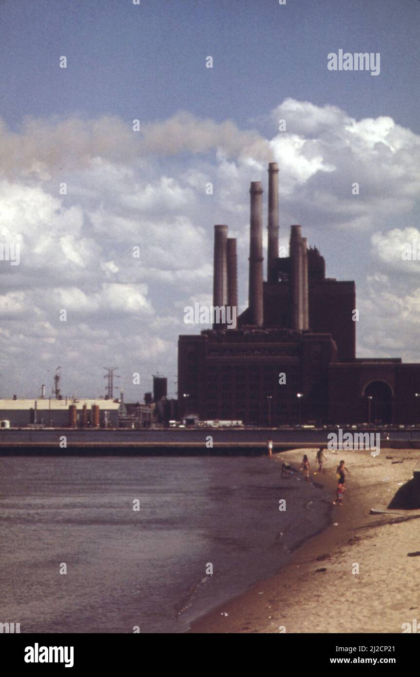 Commonwealth edison power plant hi-res stock photography and images - Alamy