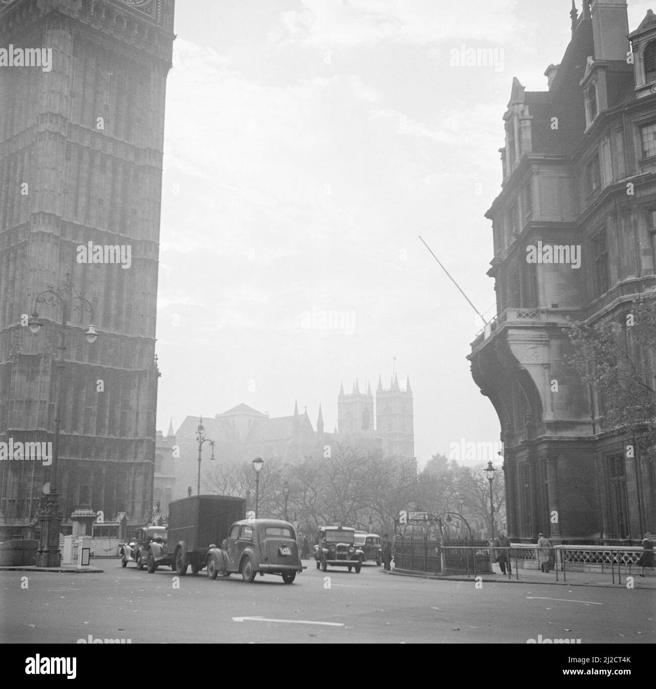 Row of cars front front Black and White Stock Photos & Images - Alamy