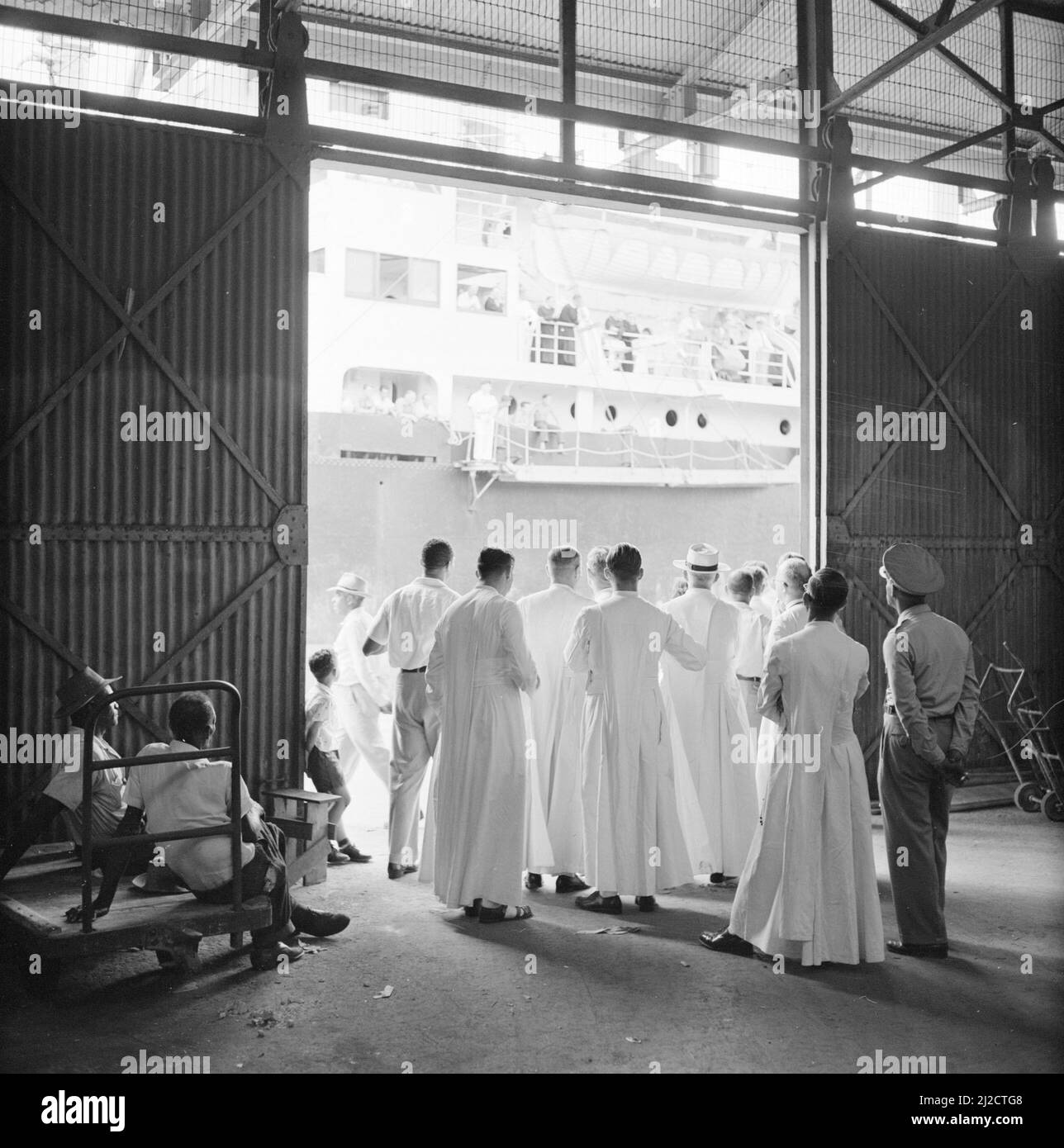1950s catholic priests hi-res stock photography and images - Alamy