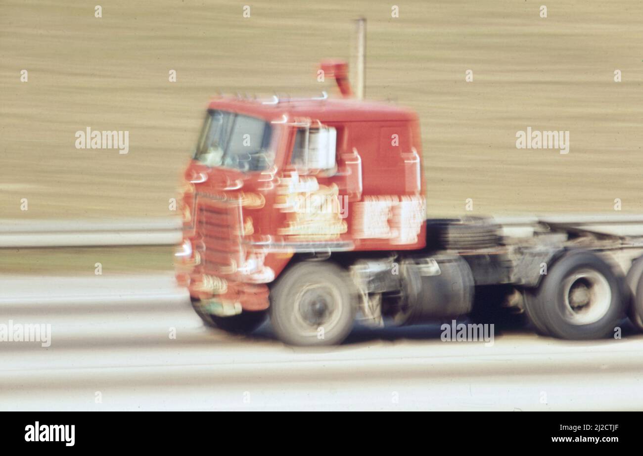 1970s semi truck tractor hi-res stock photography and images - Alamy