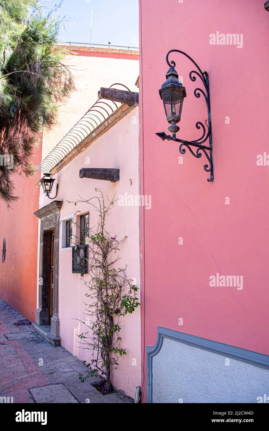 Colorful mexican homes hi-res stock photography and images - Alamy