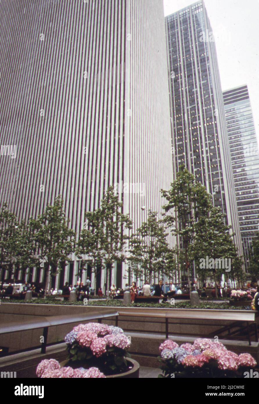 1970s rockefeller center hi-res stock photography and images - Alamy