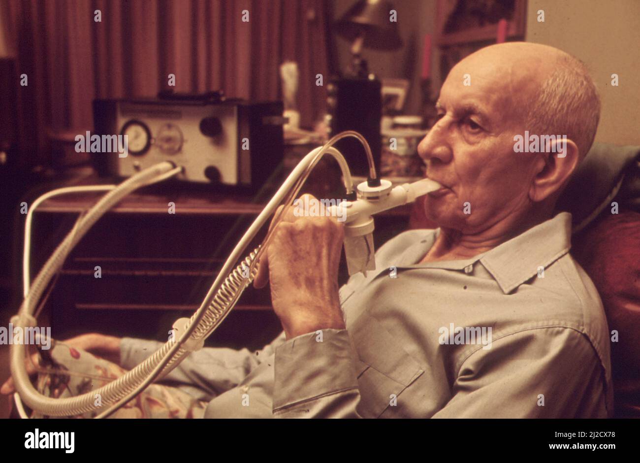 1970s oxygen machine hi-res stock photography and images - Alamy