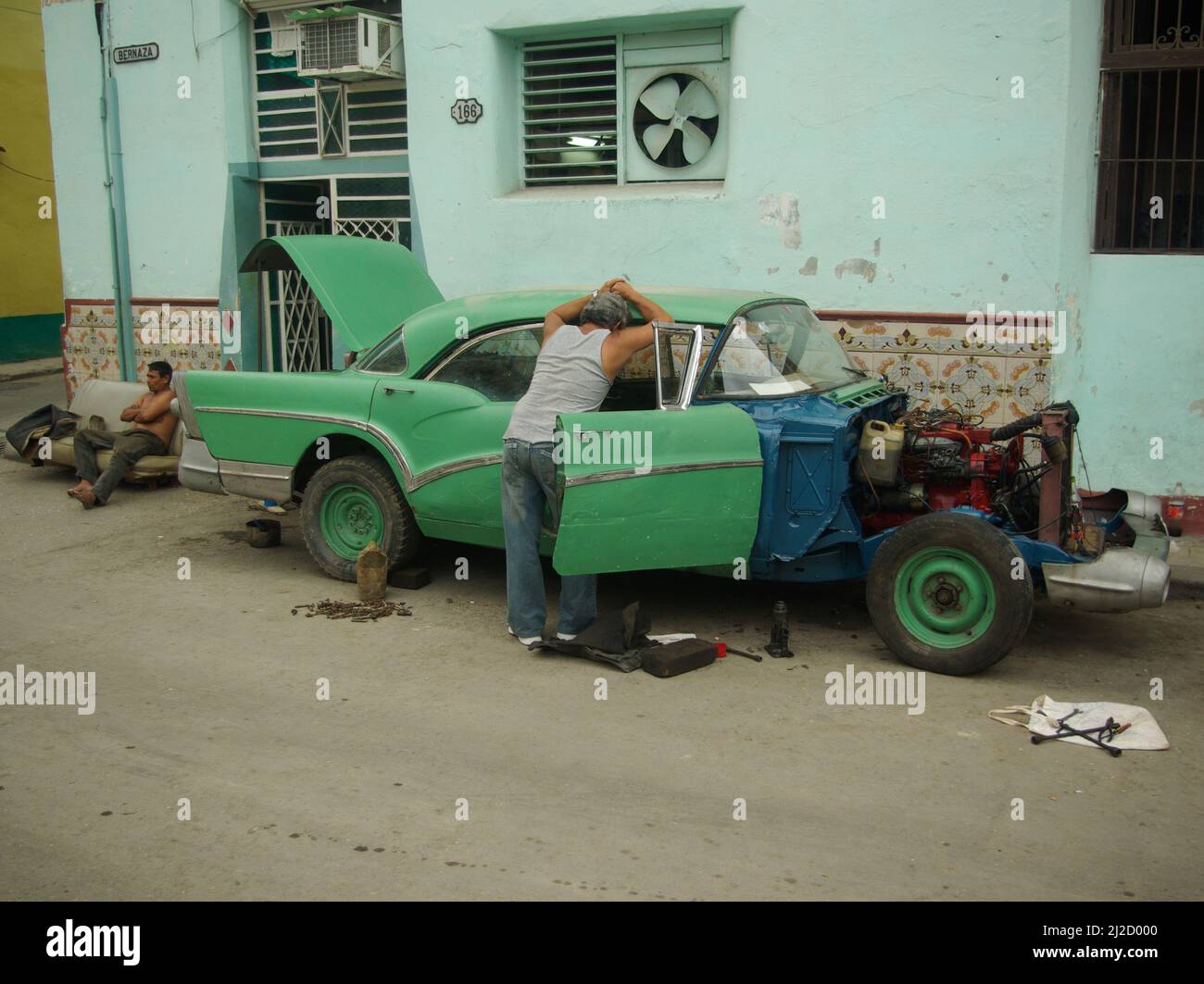 Classic mechanic havana hi-res stock photography and images - Alamy
