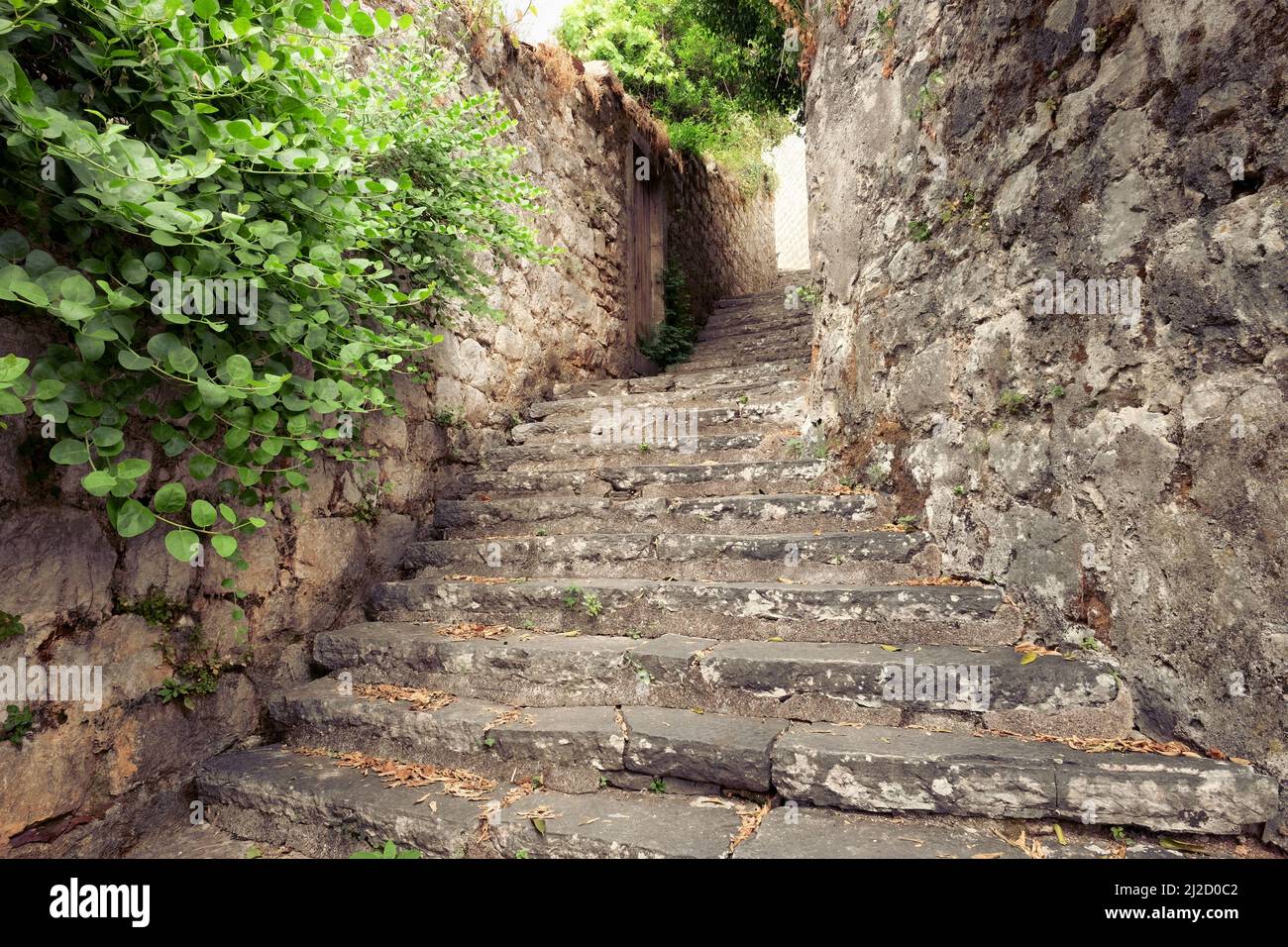 Old stone stair case hi-res stock photography and images - Alamy
