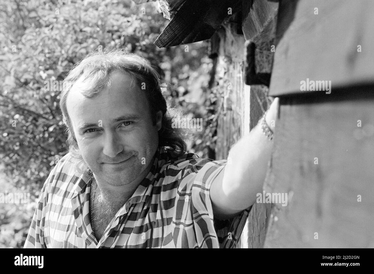 Phil collins 1980s hi-res stock photography and images - Alamy