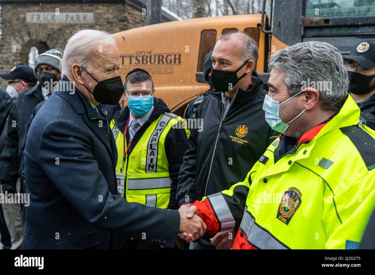 Pittsburgh bridge collapse 2022 hi-res stock photography and images - Alamy