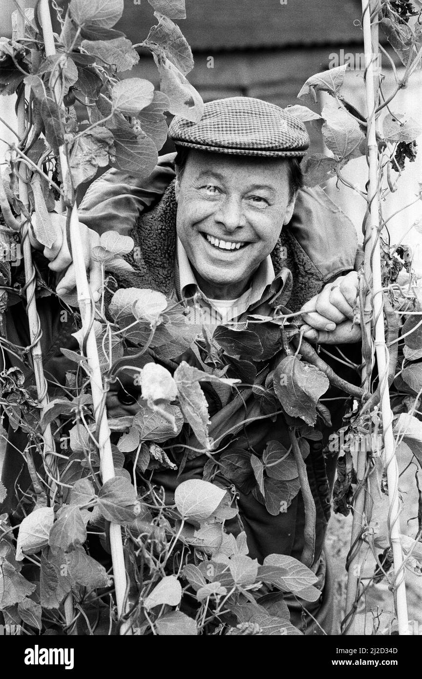 Actor Bill Treacher (Arthur Fowler) on the EastEnders set at Elstree ...