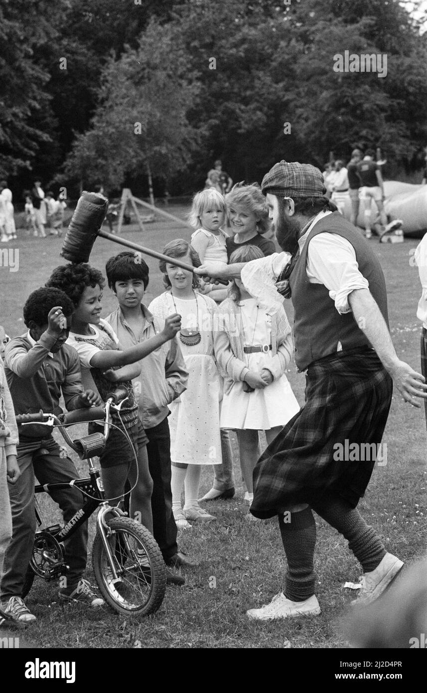 Fete Geoffrey Field Junior School, Exbourne Rd, Reading, West Berkshire ...