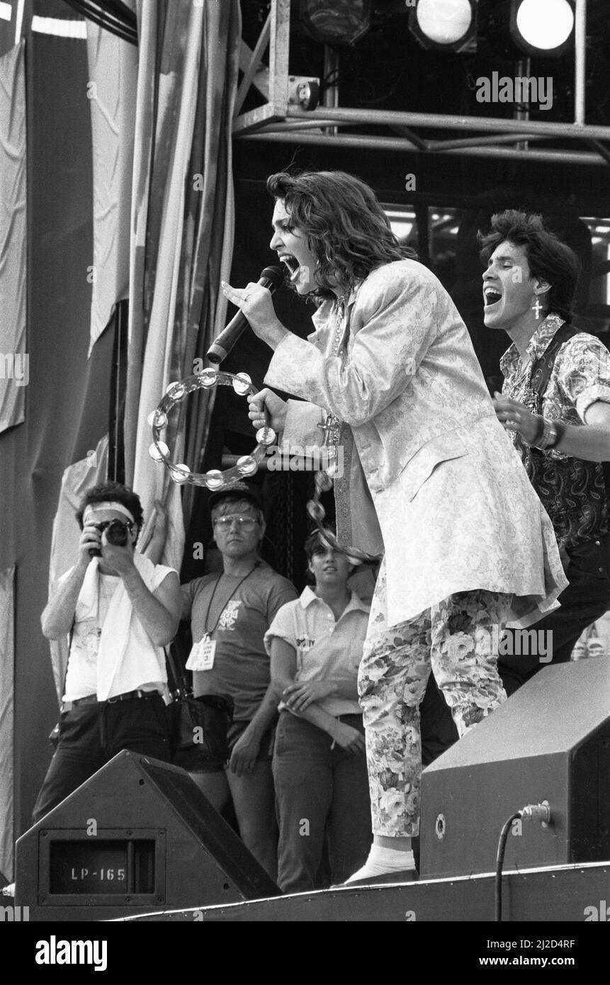 Live aid 1985 madonna Black and White Stock Photos & Images - Alamy