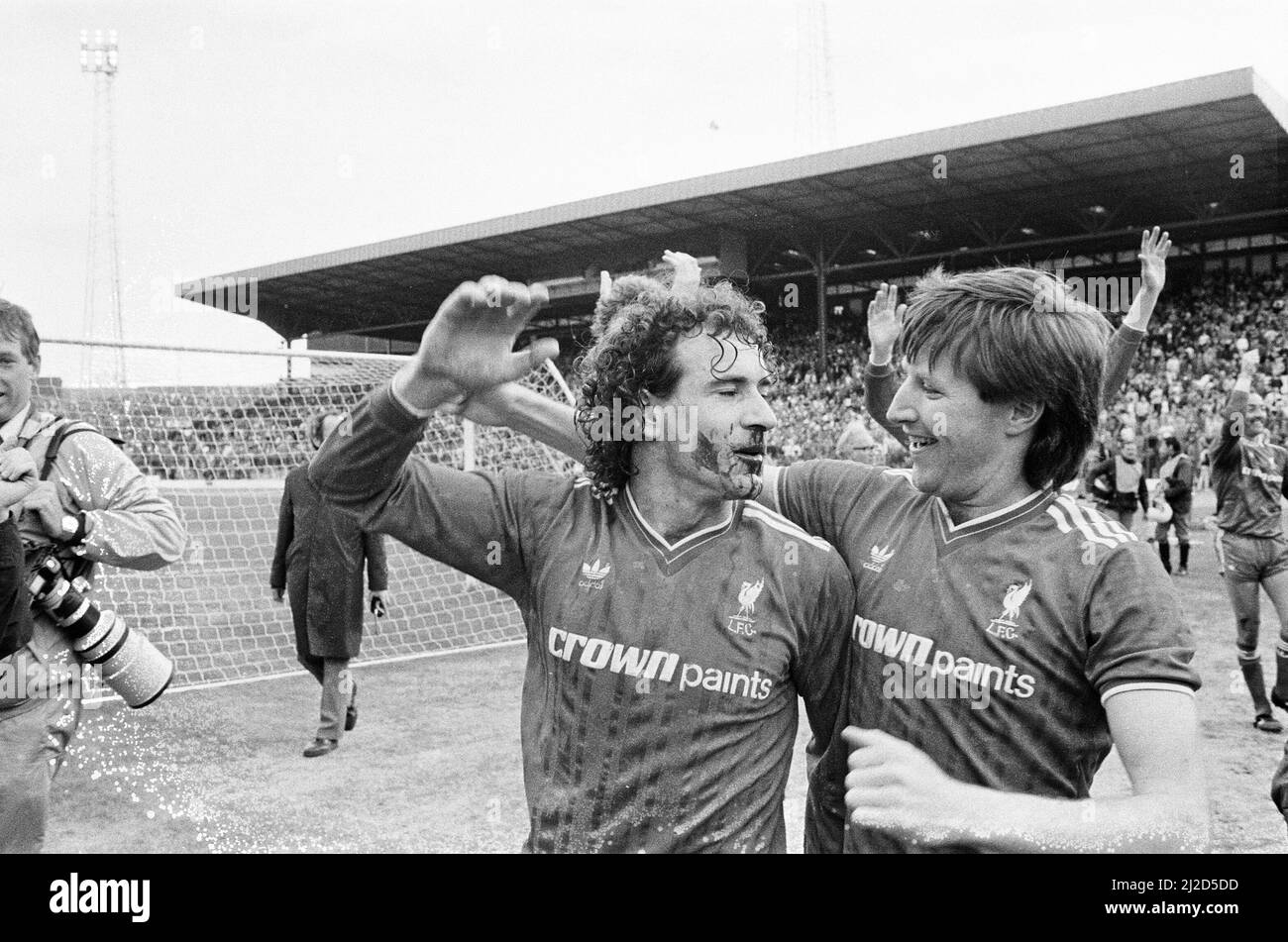 Chelsea football club players Black and White Stock Photos & Images - Alamy