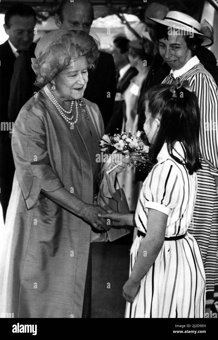 Queen Elizabeth the Queen Mother North East Visits Queen Elizabeth the ...