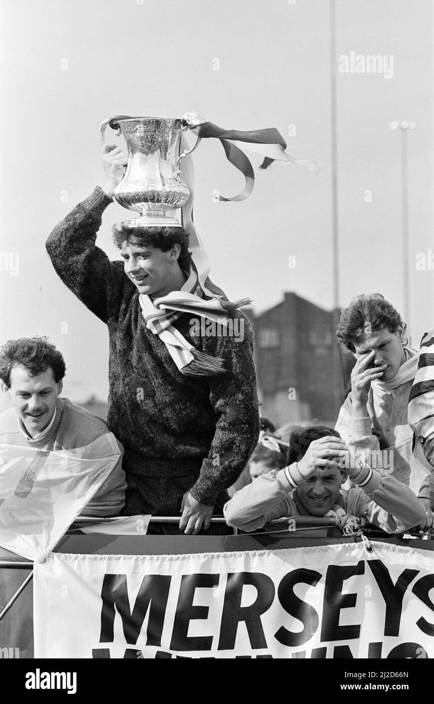 Liverpool FC, Homecoming Victory Parade after winning the FA Cup, and ...